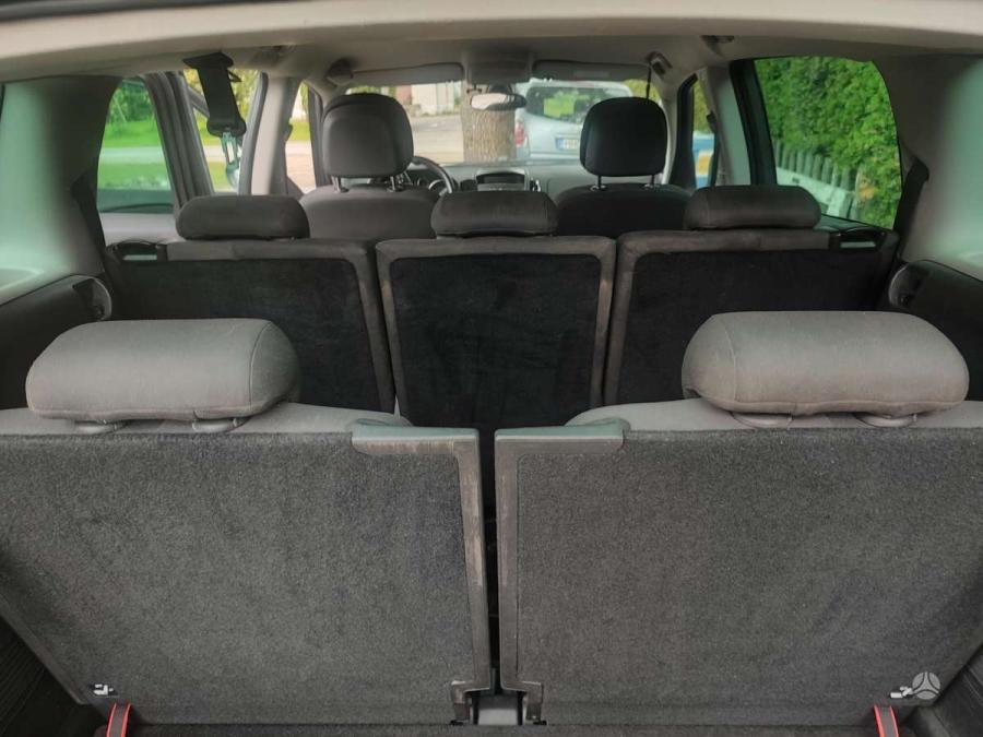 Pelēks Opel Zafira Tourer 2012 Rokiškis, ar dzinēja tilpumu 1.96 L un nobraukumu 280 tūkst. km par 4500 €, foto 6 vietnē AUTOMOTO.COM.LV