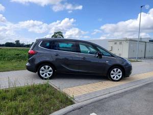 Серый Опель Zafira Tourer 2012 в Мариямполе, объемом двигателя 2.00 л и пробегом 204 тыс. км за 5750 €, фото 4 на AUTOMOTO.COM.LV
