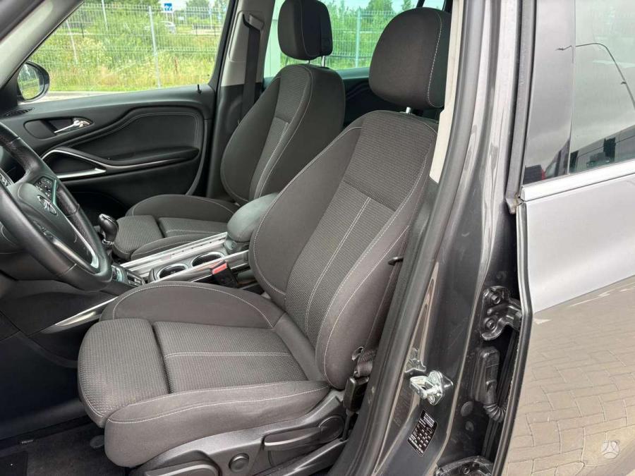 Серый Опель Zafira Tourer 2012 в Таураге, объемом двигателя 1.36 л и пробегом 144 тыс. км за 5700 €, фото 10 на AUTOMOTO.COM.LV