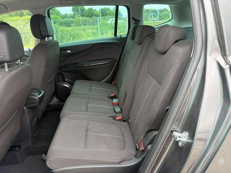 Серый Опель Zafira Tourer 2012 в Таураге, объемом двигателя 1.36 л и пробегом 144 тыс. км за 5700 €, фото 18 на AUTOMOTO.COM.LV