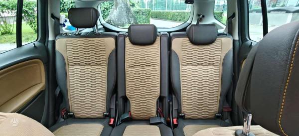 Pelēks Opel Zafira Tourer 2012 Kretinga, ar dzinēja tilpumu 1.96 L un nobraukumu 240 tūkst. km par 4700 €, foto 2 vietnē AUTOMOTO.COM.LV