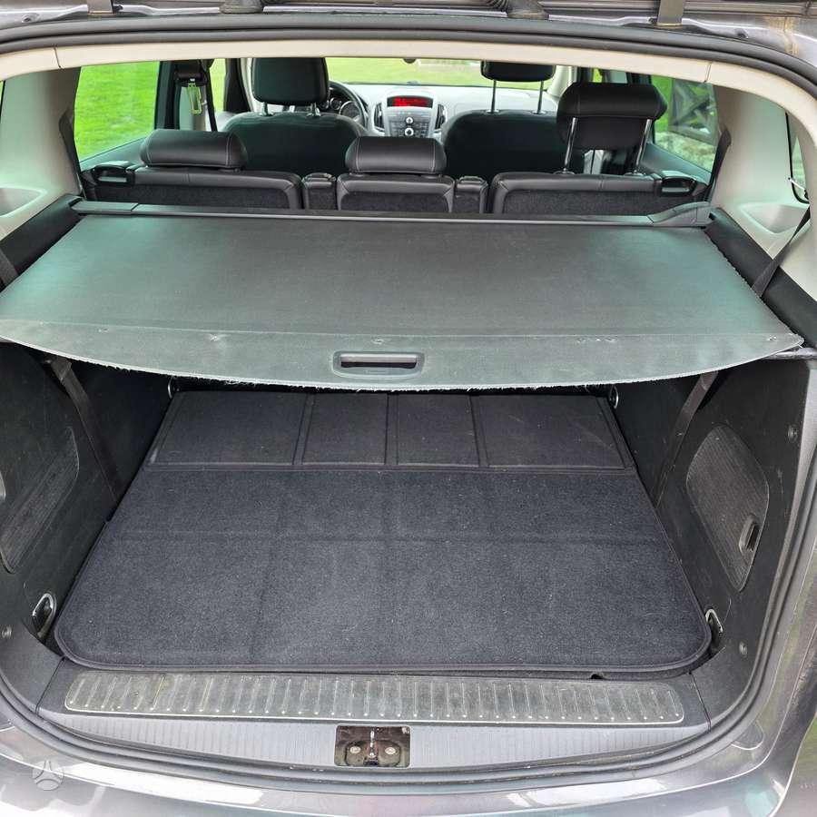 Серый Опель Zafira Tourer 2012 в Тельшяй, объемом двигателя 1.96 л и пробегом 216 тыс. км за 4500 €, фото 3 на AUTOMOTO.COM.LV
