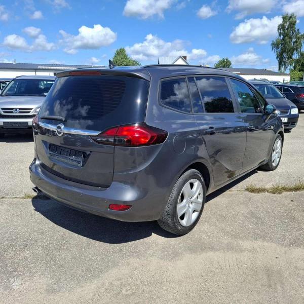 Grey Opel Zafira Tourer 2012 in Utena, with an engine capacity of 1.96 L and mileage of 283 thousand km for 4300 €, photo 4 on AUTOMOTO.COM.LV