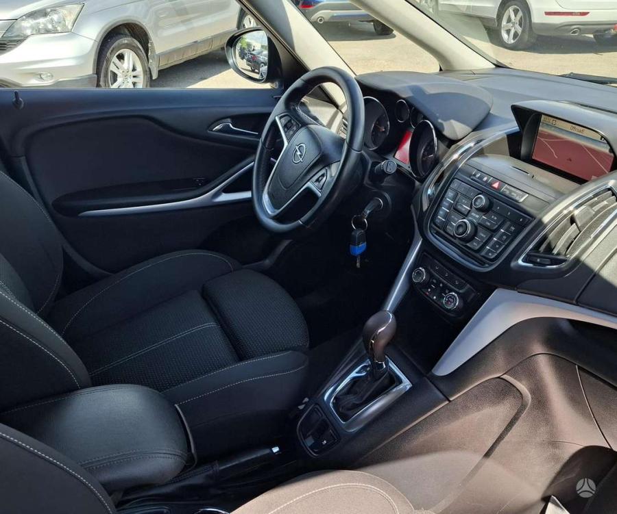 Серый Опель Zafira Tourer 2012 в Утена, объемом двигателя 1.96 л и пробегом 283 тыс. км за 4300 €, фото 6 на AUTOMOTO.COM.LV