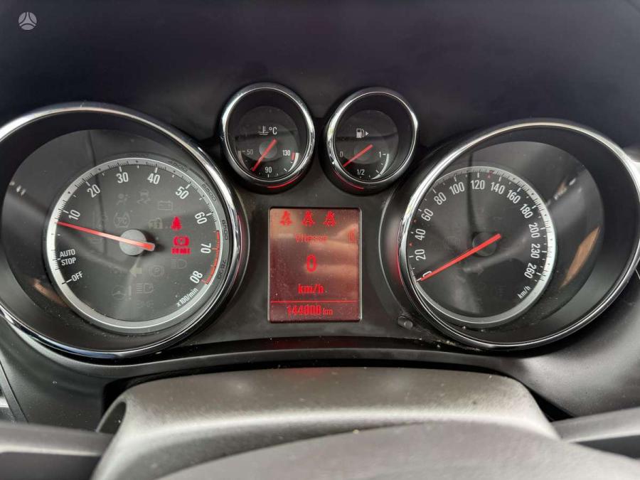Grey Opel Zafira Tourer 2012 in Taurage, with an engine capacity of 1.36 L and mileage of 144 thousand km for 4700 €, photo 15 on AUTOMOTO.COM.LV