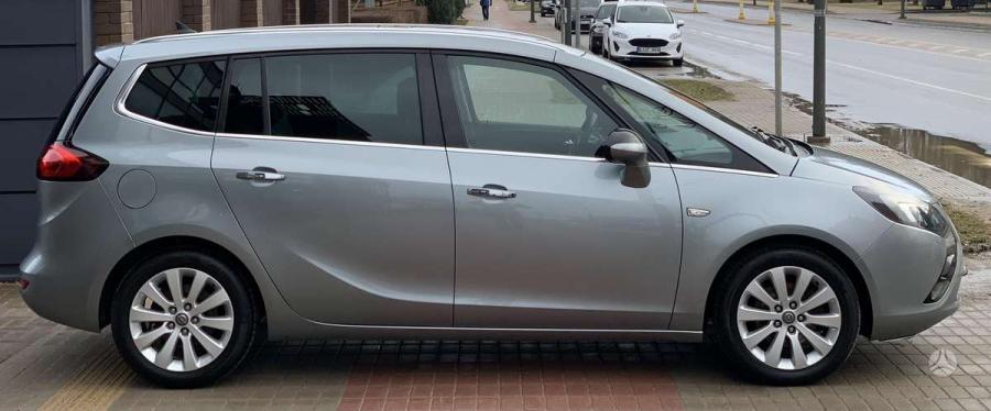 Pelēks Opel Zafira Tourer 2012 Marijampole, ar dzinēja tilpumu 1.96 L un nobraukumu 258 tūkst. km par 5250 €, foto 6 vietnē AUTOMOTO.COM.LV