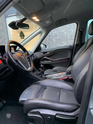 Pelēks Opel Zafira Tourer 2012 Marijampole, ar dzinēja tilpumu 1.96 L un nobraukumu 258 tūkst. km par 5250 €, foto 18 vietnē AUTOMOTO.COM.LV