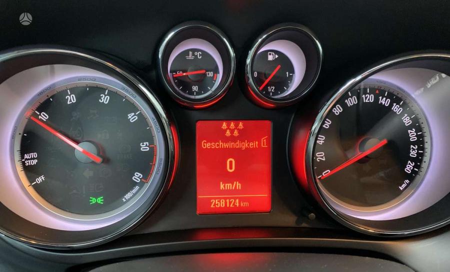 Pelēks Opel Zafira Tourer 2012 Marijampole, ar dzinēja tilpumu 1.96 L un nobraukumu 258 tūkst. km par 5250 €, foto 28 vietnē AUTOMOTO.COM.LV