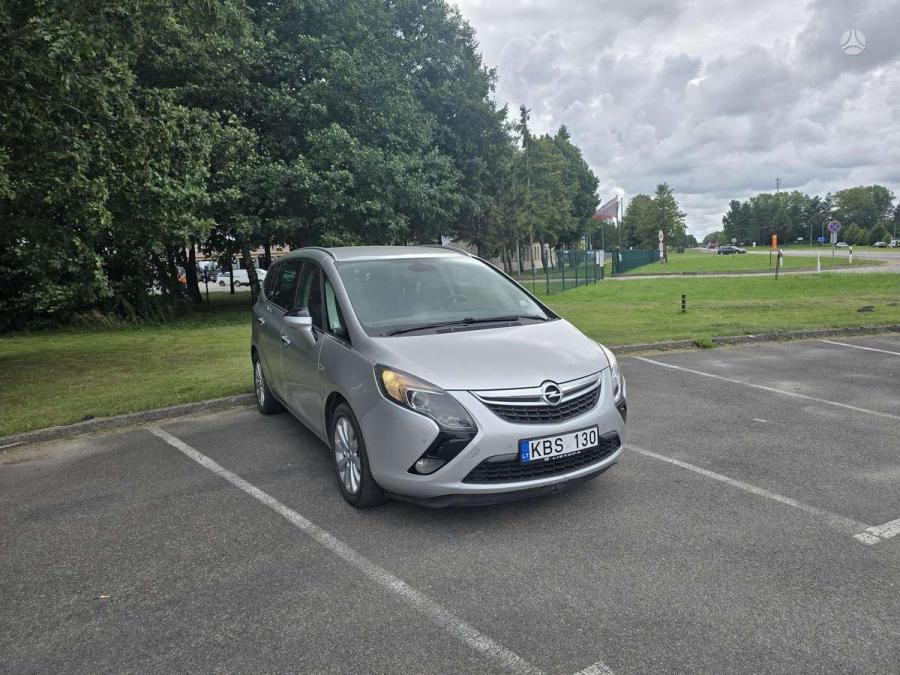 Серый Опель Zafira Tourer 2012 в Клайпеда, объемом двигателя 1.96 л и пробегом 326 тыс. км за 3800 €, фото 1 на AUTOMOTO.COM.LV