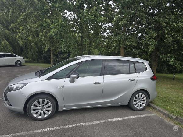 Pelēks Opel Zafira Tourer 2012 Klaipėda, ar dzinēja tilpumu 1.96 L un nobraukumu 326 tūkst. km par 3800 €, foto 4 vietnē AUTOMOTO.COM.LV