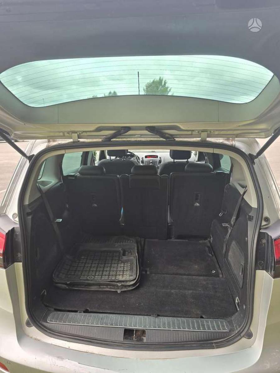 Серый Опель Zafira Tourer 2012 в Клайпеда, объемом двигателя 1.96 л и пробегом 326 тыс. км за 3800 €, фото 13 на AUTOMOTO.COM.LV