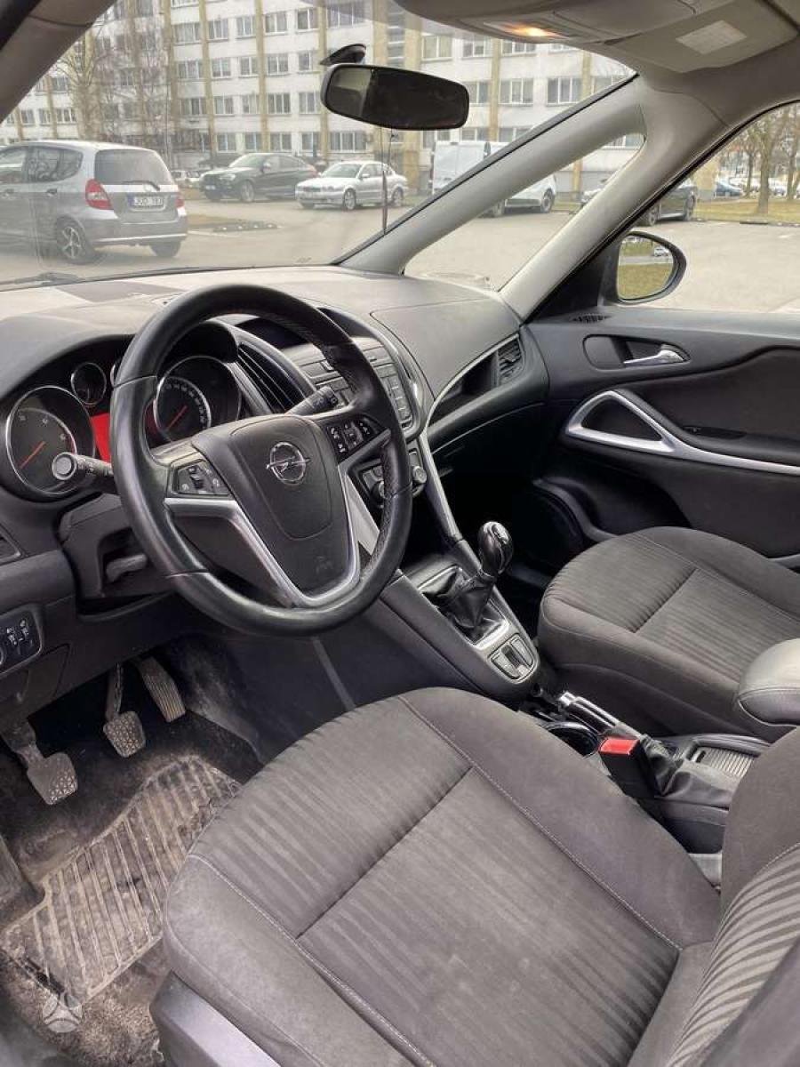 Серый Опель Zafira Tourer 2012 в Вильнюс, объемом двигателя 0.00 л и пробегом 276 тыс. км за 4200 €, фото 6 на AUTOMOTO.COM.LV