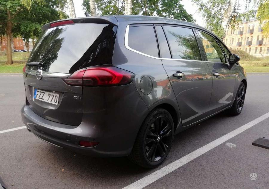 Серый Опель Zafira Tourer 2012 в Каунас, объемом двигателя 0.00 л и пробегом 333 тыс. км за 4400 €, фото 1 на AUTOMOTO.COM.LV