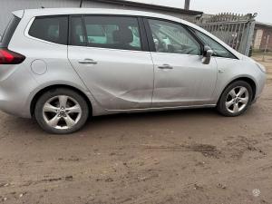 Grey Opel Zafira Tourer 2013 in Taurage, with an engine capacity of 1.96 L and mileage of 255 thousand km for 3500 €, photo 4 on AUTOMOTO.COM.LV