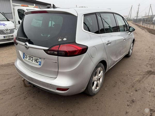 Pelēks Opel Zafira Tourer 2013 Tauragė, ar dzinēja tilpumu 1.96 L un nobraukumu 255 tūkst. km par 3500 €, foto 5 vietnē AUTOMOTO.COM.LV