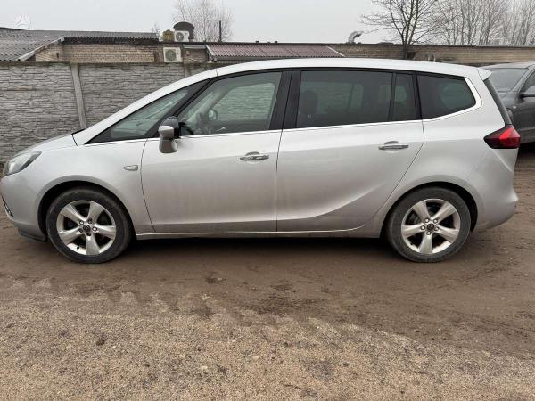 Pelēks Opel Zafira Tourer 2013 Tauragė, ar dzinēja tilpumu 1.96 L un nobraukumu 255 tūkst. km par 3500 €, foto 8 vietnē AUTOMOTO.COM.LV