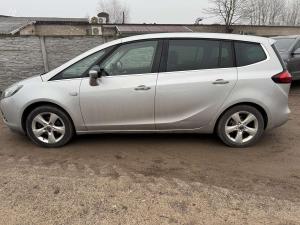 Grey Opel Zafira Tourer 2013 in Taurage, with an engine capacity of 1.96 L and mileage of 255 thousand km for 3500 €, photo 8 on AUTOMOTO.COM.LV