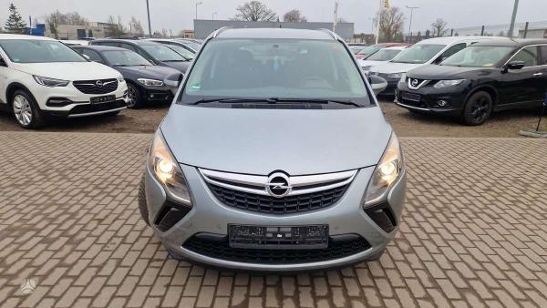 Pelēks Opel Zafira Tourer 2013 Marijampole, ar dzinēja tilpumu 1.96 L un nobraukumu 254 tūkst. km par 4990 €, foto 3 vietnē AUTOMOTO.COM.LV