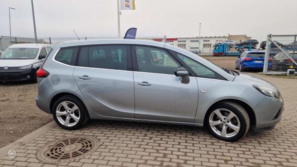 Pelēks Opel Zafira Tourer 2013 Marijampole, ar dzinēja tilpumu 1.96 L un nobraukumu 254 tūkst. km par 4990 €, foto 6 vietnē AUTOMOTO.COM.LV