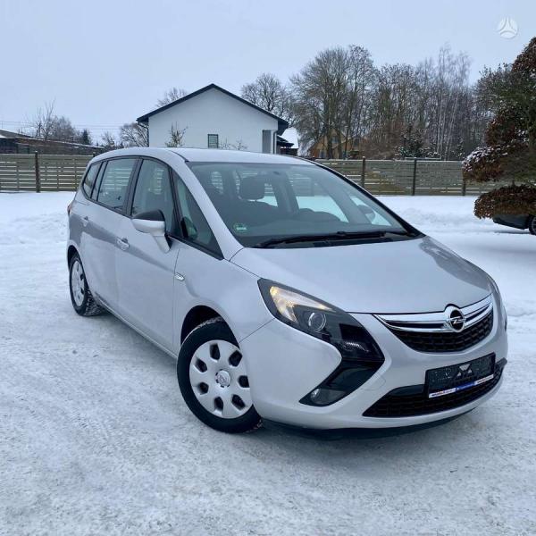 Grey Opel Zafira Tourer 2013 in Marijampole, with an engine capacity of 1.60 L and mileage of 139 thousand km for 5200 €, photo 3 on AUTOMOTO.COM.LV