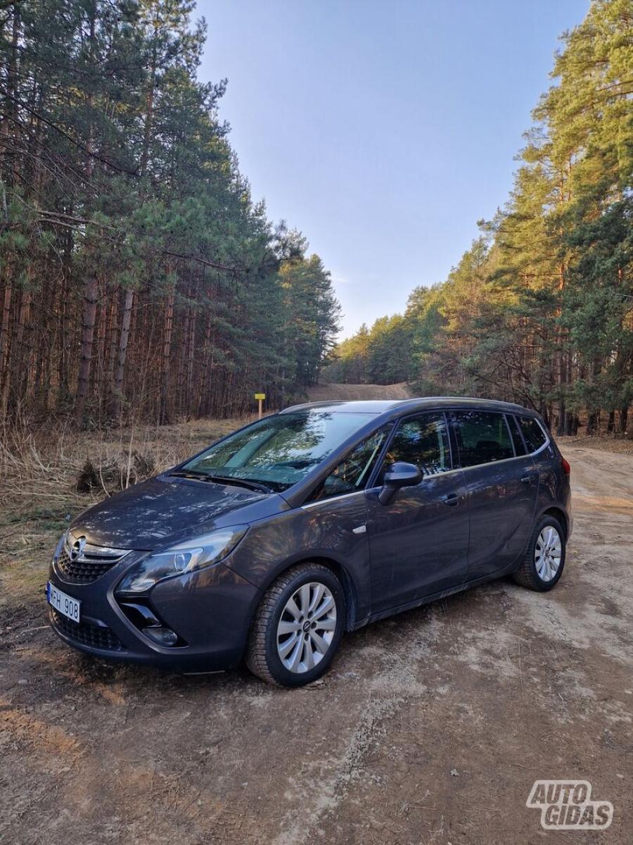 Pelēks Opel Zafira Tourer 2013 Viļņa, ar dzinēja tilpumu 1.60 L un nobraukumu 320 tūkst. km par 5500 €, foto 1 vietnē AUTOMOTO.COM.LV