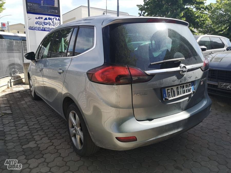 Grey Opel Zafira Tourer 2013 in Utena, with an engine capacity of 1.60 L and mileage of 260 thousand km for 4200 €, photo 5 on AUTOMOTO.COM.LV