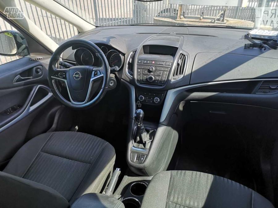 Grey Opel Zafira Tourer 2013 in Utena, with an engine capacity of 1.60 L and mileage of 260 thousand km for 4200 €, photo 8 on AUTOMOTO.COM.LV