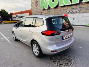 Pelēks Opel Zafira Tourer 2013 Viļņa, ar dzinēja tilpumu 1.96 L un nobraukumu 291 tūkst. km par 4600 €, foto 7 vietnē AUTOMOTO.COM.LV