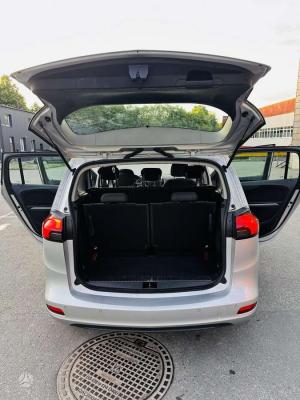 Pelēks Opel Zafira Tourer 2013 Viļņa, ar dzinēja tilpumu 1.96 L un nobraukumu 291 tūkst. km par 4600 €, foto 13 vietnē AUTOMOTO.COM.LV