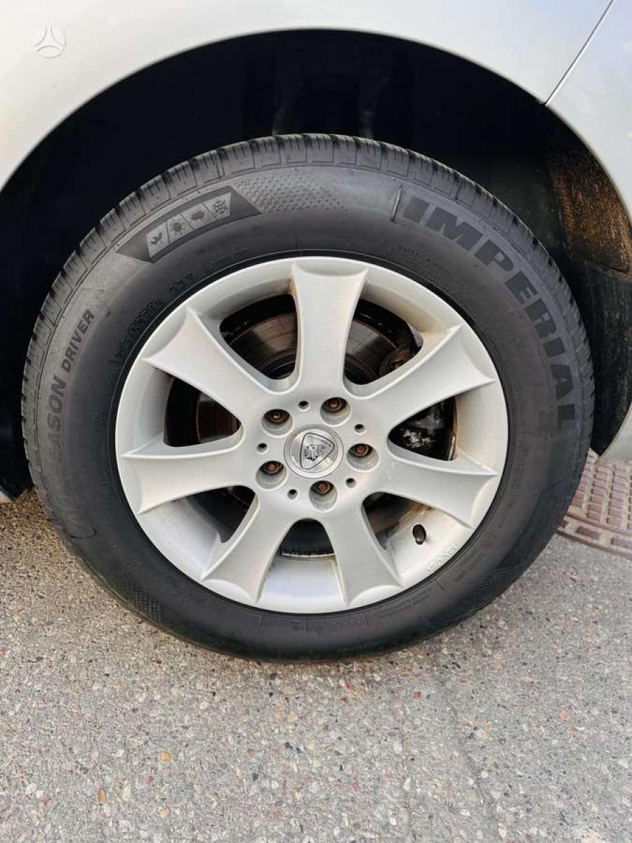 Pelēks Opel Zafira Tourer 2013 Viļņa, ar dzinēja tilpumu 1.96 L un nobraukumu 291 tūkst. km par 4600 €, foto 15 vietnē AUTOMOTO.COM.LV