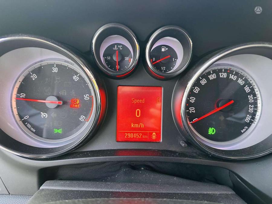 Pelēks Opel Zafira Tourer 2013 Viļņa, ar dzinēja tilpumu 1.96 L un nobraukumu 291 tūkst. km par 4600 €, foto 19 vietnē AUTOMOTO.COM.LV