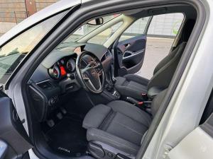 Pelēks Opel Zafira Tourer 2013 Viļņa, ar dzinēja tilpumu 1.96 L un nobraukumu 291 tūkst. km par 4600 €, foto 21 vietnē AUTOMOTO.COM.LV