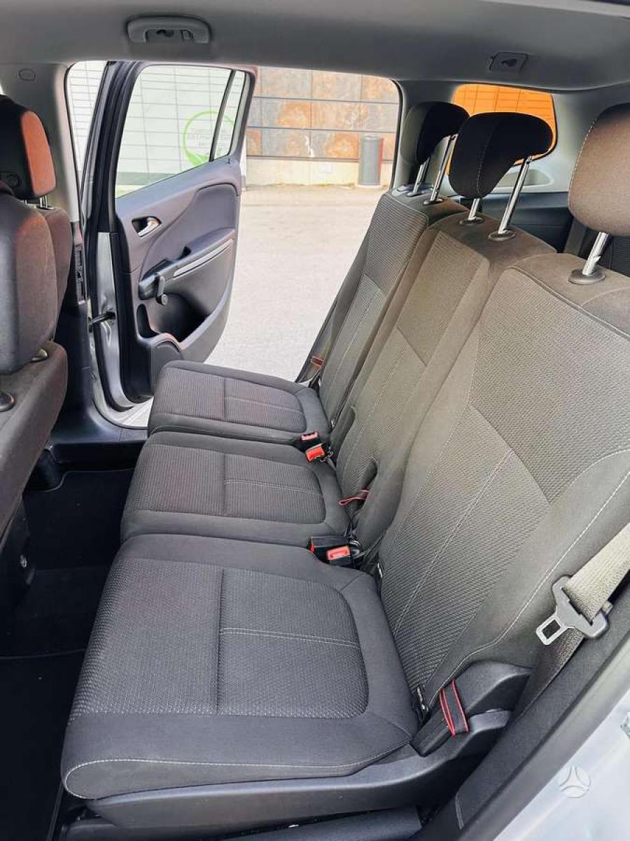 Pelēks Opel Zafira Tourer 2013 Viļņa, ar dzinēja tilpumu 1.96 L un nobraukumu 291 tūkst. km par 4600 €, foto 23 vietnē AUTOMOTO.COM.LV