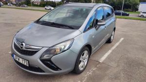 Grey Opel Zafira Tourer 2013 in Siauliai, with an engine capacity of 1.96 L and mileage of 329 thousand km for 5000 €, photo 10 on AUTOMOTO.COM.LV
