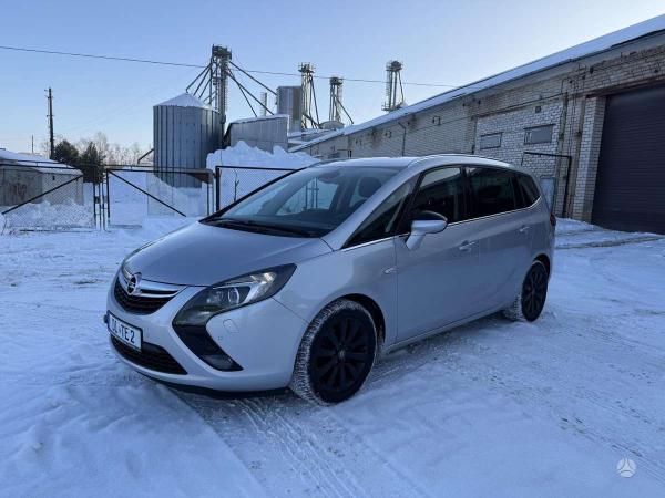 Grey Opel Zafira Tourer 2014 in Panevezys, with an engine capacity of 1.60 L and mileage of 194 thousand km for 7100 €, photo 1 on AUTOMOTO.COM.LV