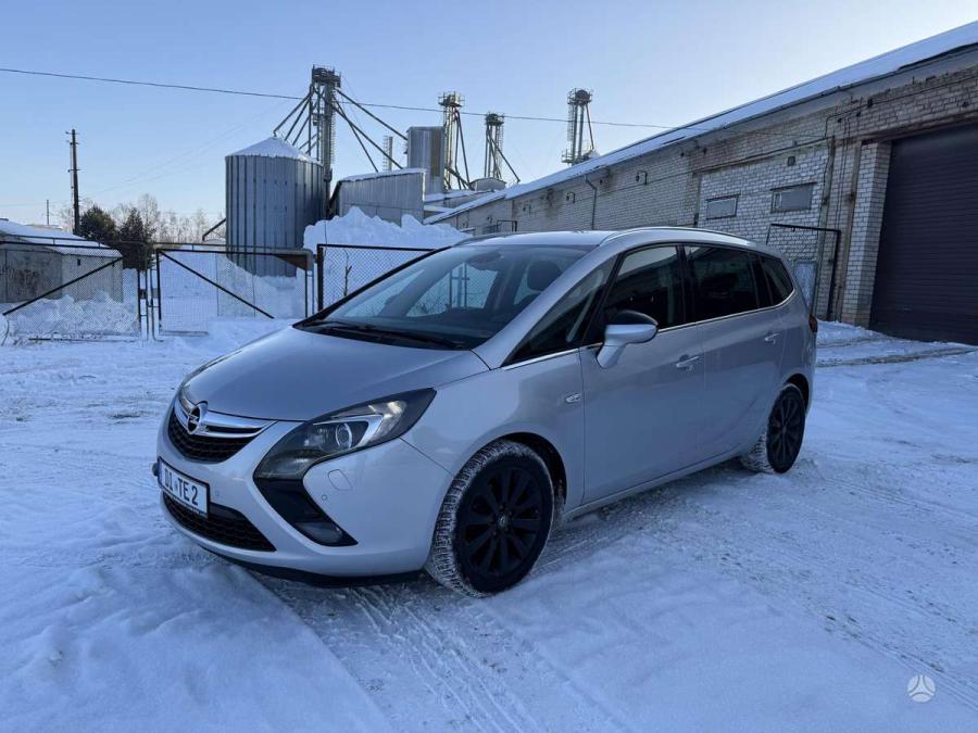 Pelēks Opel Zafira Tourer 2014 Panevēža, ar dzinēja tilpumu 1.60 L un nobraukumu 194 tūkst. km par 7100 €, foto 1 vietnē AUTOMOTO.COM.LV