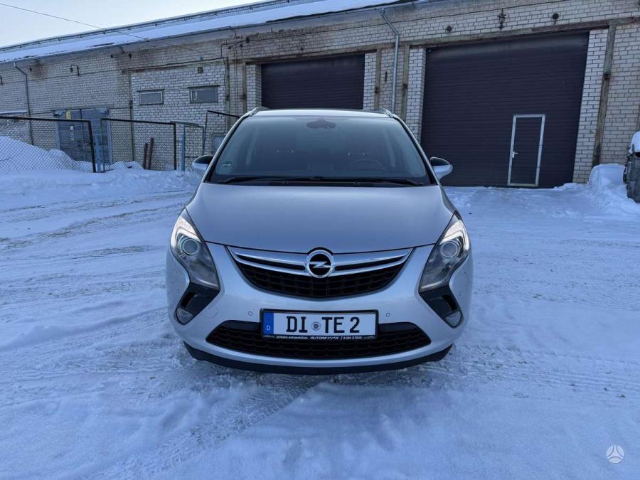 Pelēks Opel Zafira Tourer 2014 Panevēža, ar dzinēja tilpumu 1.60 L un nobraukumu 194 tūkst. km par 7100 €, foto 2 vietnē AUTOMOTO.COM.LV