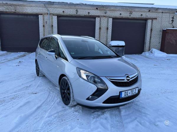 Grey Opel Zafira Tourer 2014 in Panevezys, with an engine capacity of 1.60 L and mileage of 194 thousand km for 7100 €, photo 5 on AUTOMOTO.COM.LV