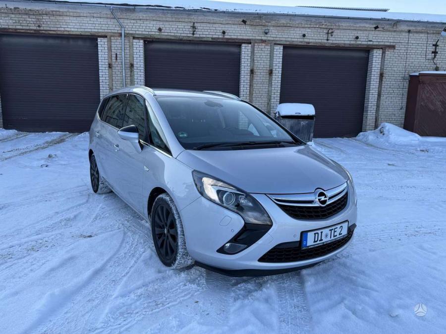 Pelēks Opel Zafira Tourer 2014 Panevēža, ar dzinēja tilpumu 1.60 L un nobraukumu 194 tūkst. km par 7100 €, foto 5 vietnē AUTOMOTO.COM.LV