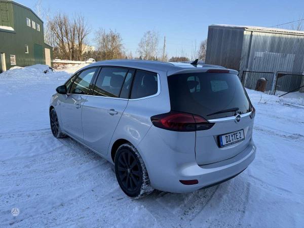 Grey Opel Zafira Tourer 2014 in Panevezys, with an engine capacity of 1.60 L and mileage of 194 thousand km for 7100 €, photo 6 on AUTOMOTO.COM.LV