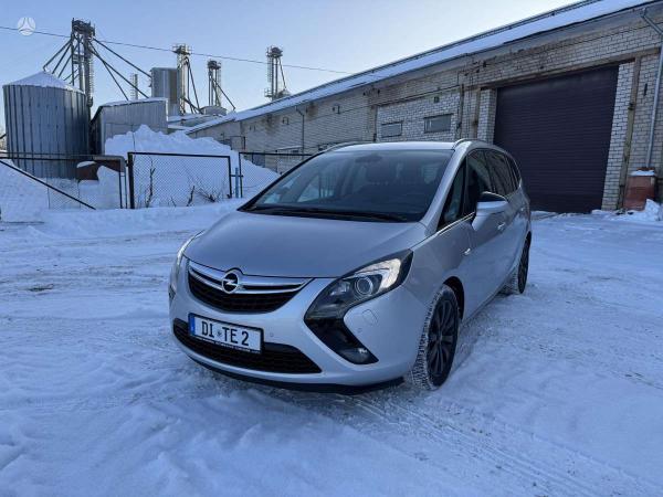 Grey Opel Zafira Tourer 2014 in Panevezys, with an engine capacity of 1.60 L and mileage of 194 thousand km for 7100 €, photo 10 on AUTOMOTO.COM.LV