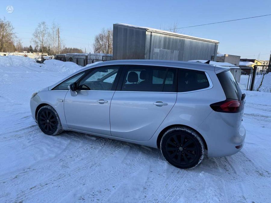 Pelēks Opel Zafira Tourer 2014 Panevēža, ar dzinēja tilpumu 1.60 L un nobraukumu 194 tūkst. km par 7100 €, foto 12 vietnē AUTOMOTO.COM.LV