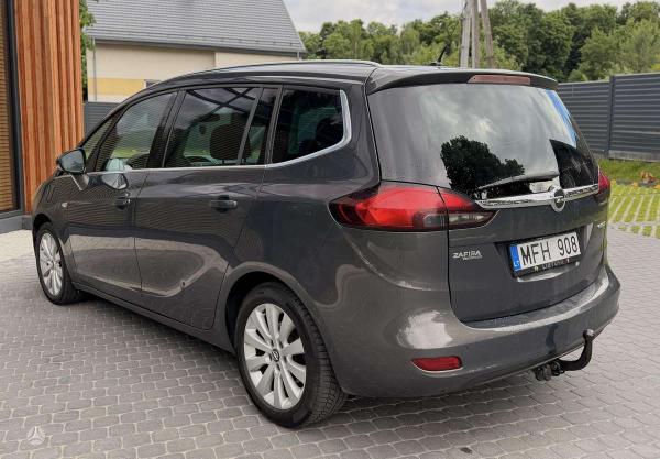 Pelēks Opel Zafira Tourer 2014 Viļņa, ar dzinēja tilpumu 1.60 L un nobraukumu 306 tūkst. km par 3800 €, foto 3 vietnē AUTOMOTO.COM.LV