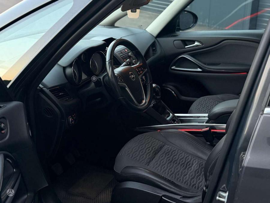 Серый Опель Zafira Tourer 2014 в Вильнюс, объемом двигателя 1.60 л и пробегом 306 тыс. км за 3800 €, фото 6 на AUTOMOTO.COM.LV