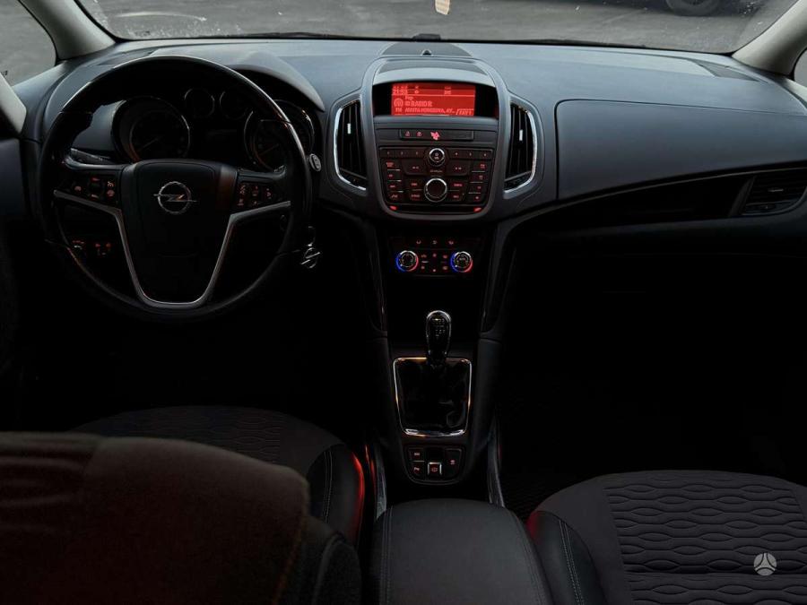 Серый Опель Zafira Tourer 2014 в Вильнюс, объемом двигателя 1.60 л и пробегом 306 тыс. км за 3800 €, фото 10 на AUTOMOTO.COM.LV