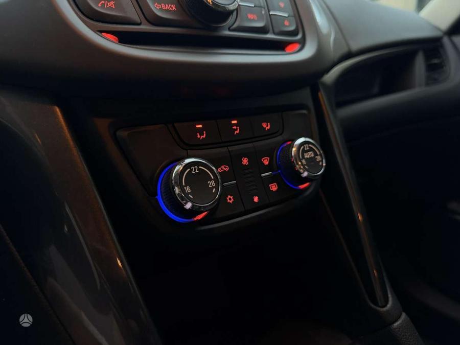Серый Опель Zafira Tourer 2014 в Вильнюс, объемом двигателя 1.60 л и пробегом 306 тыс. км за 3800 €, фото 12 на AUTOMOTO.COM.LV
