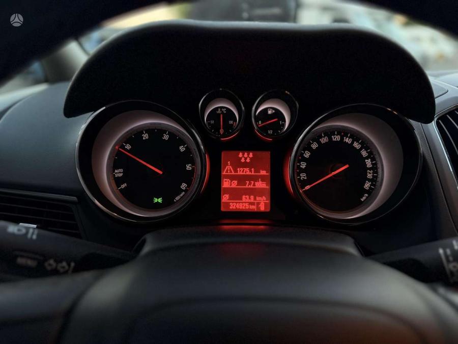 Серый Опель Zafira Tourer 2014 в Вильнюс, объемом двигателя 1.60 л и пробегом 306 тыс. км за 3800 €, фото 14 на AUTOMOTO.COM.LV