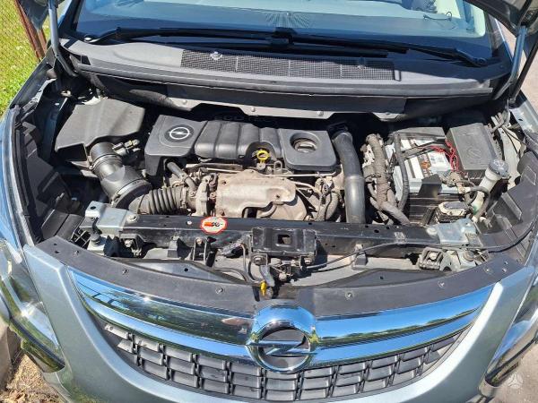 Pelēks Opel Zafira Tourer 2014 Klaipėda, ar dzinēja tilpumu 1.60 L un nobraukumu 231 tūkst. km par 6500 €, foto 1 vietnē AUTOMOTO.COM.LV