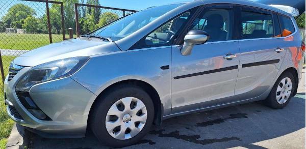 Pelēks Opel Zafira Tourer 2014 Klaipėda, ar dzinēja tilpumu 1.60 L un nobraukumu 231 tūkst. km par 6500 €, foto 4 vietnē AUTOMOTO.COM.LV