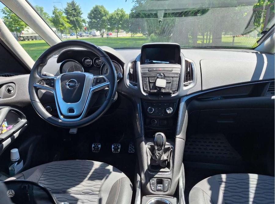 Pelēks Opel Zafira Tourer 2014 Klaipėda, ar dzinēja tilpumu 1.60 L un nobraukumu 231 tūkst. km par 6500 €, foto 10 vietnē AUTOMOTO.COM.LV